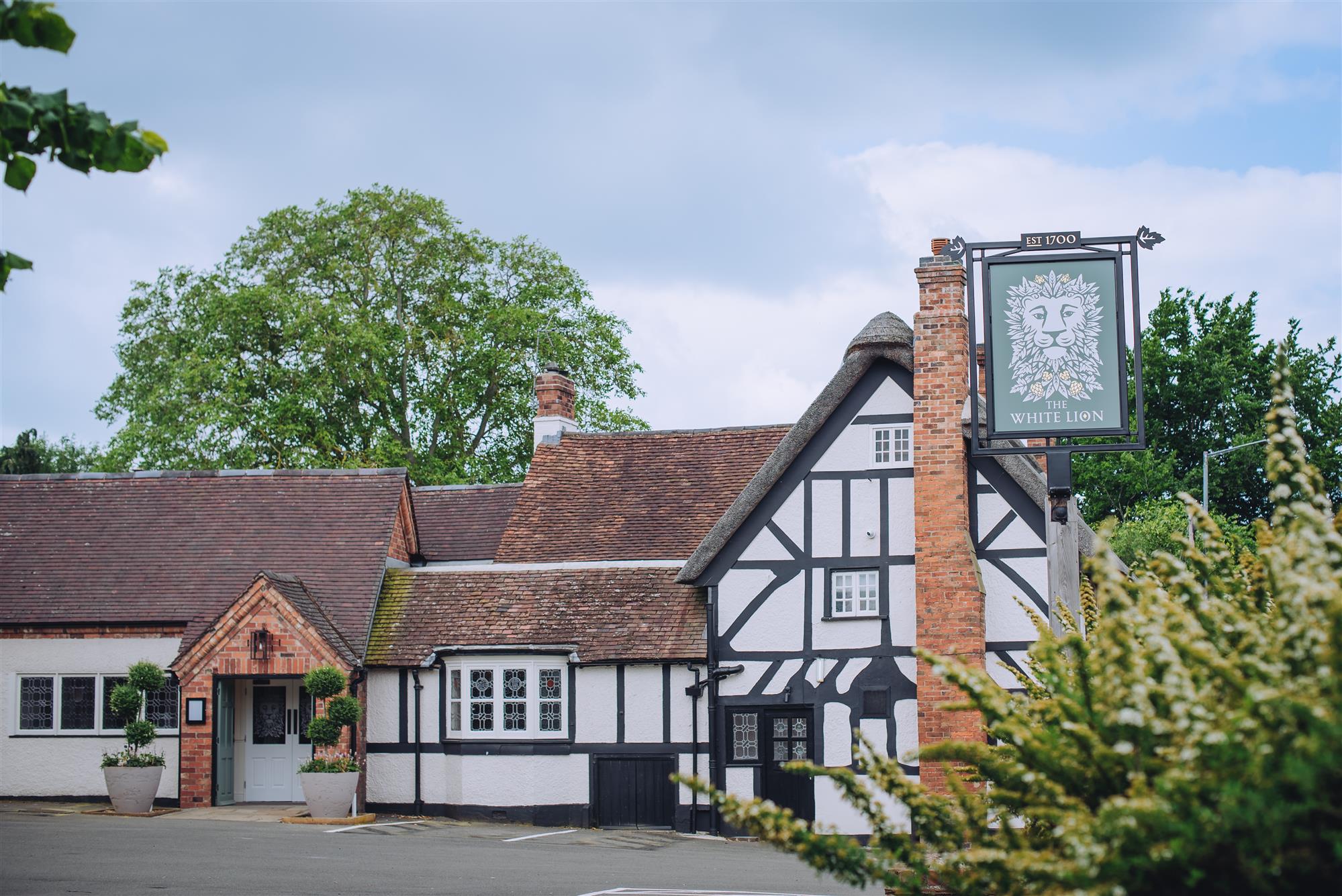 A new menu and season of events at The White Lion, Radford Semele ...