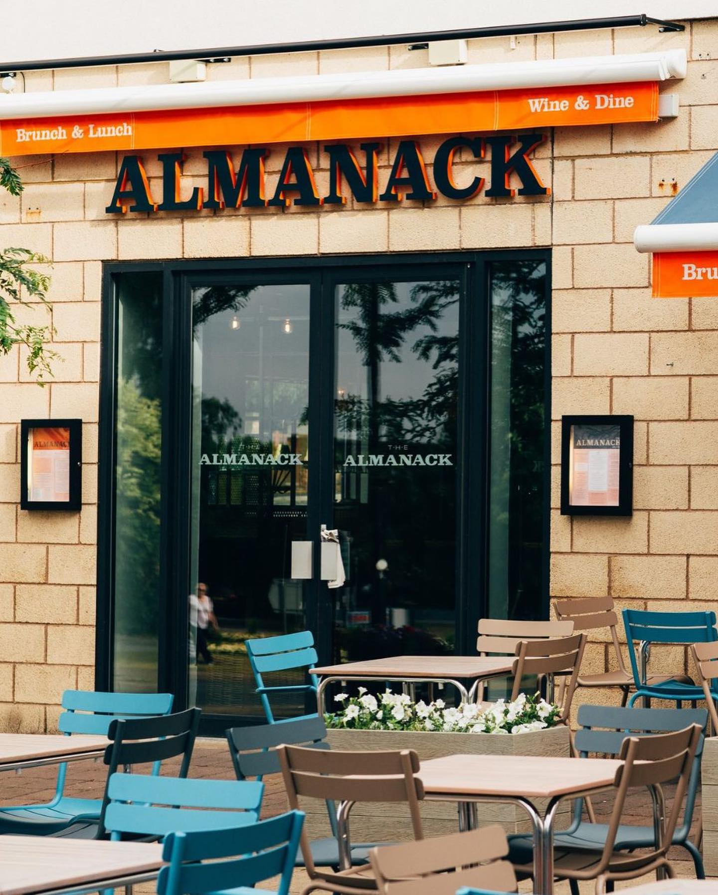 A Pub For All Seasons - Summer at The Almanack, Warwickshire - Peach Pubs